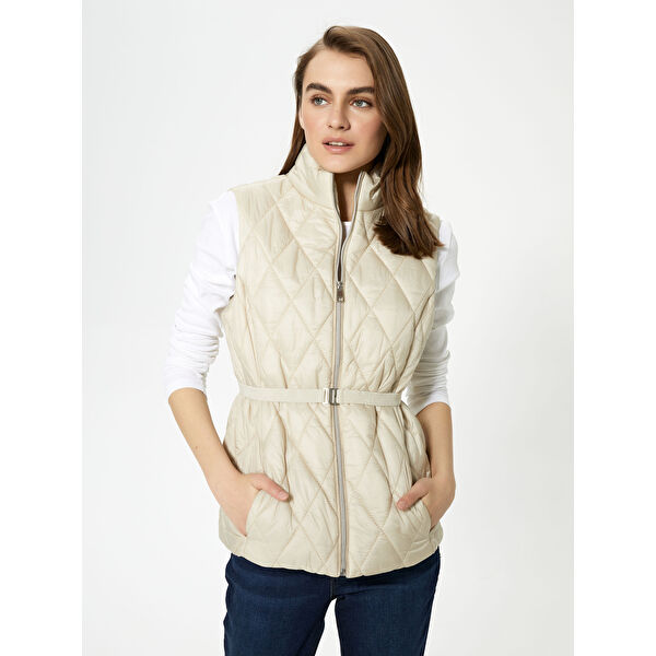 Dik Yaka Fermuar Kapamalı Beli Kemerli Kadın Yelek Dik Yaka Fermuar Kapamalı Beli Kemerli Kadın Yelek