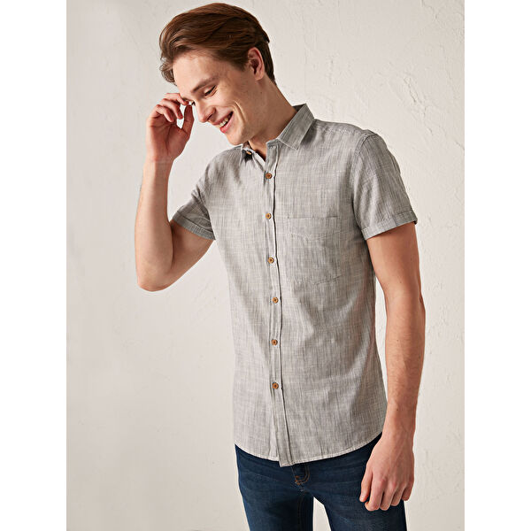 LCW CASUAL Slim Fit Kısa Kollu Poplin Erkek Gömlek