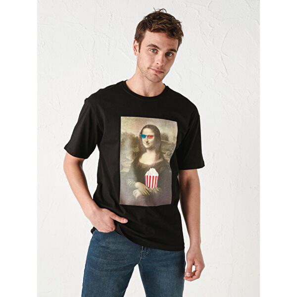 Bisiklet Yaka Kısa Kollu Mona Lisa Baskılı Penye Erkek Tişört Bisiklet Yaka Kısa Kollu Mona Lisa Baskılı Penye Erkek Tişört