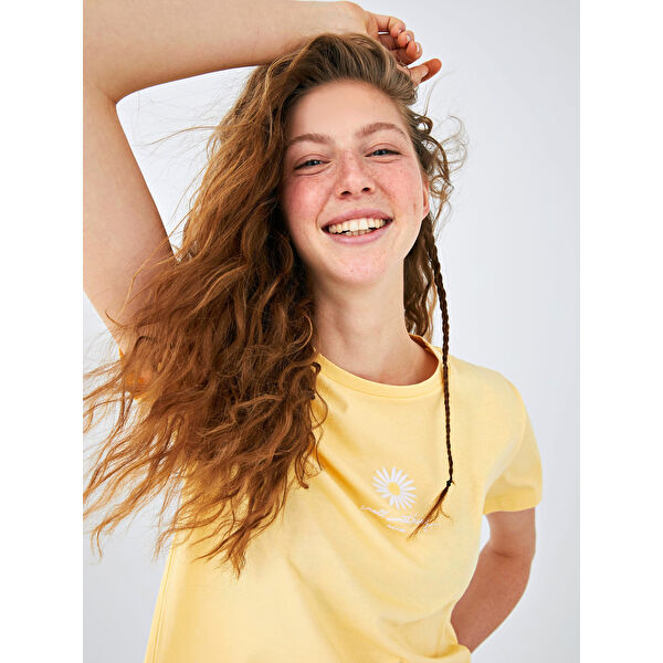 XSIDE Bisiklet Yaka Çiçek Nakışlı Tişört