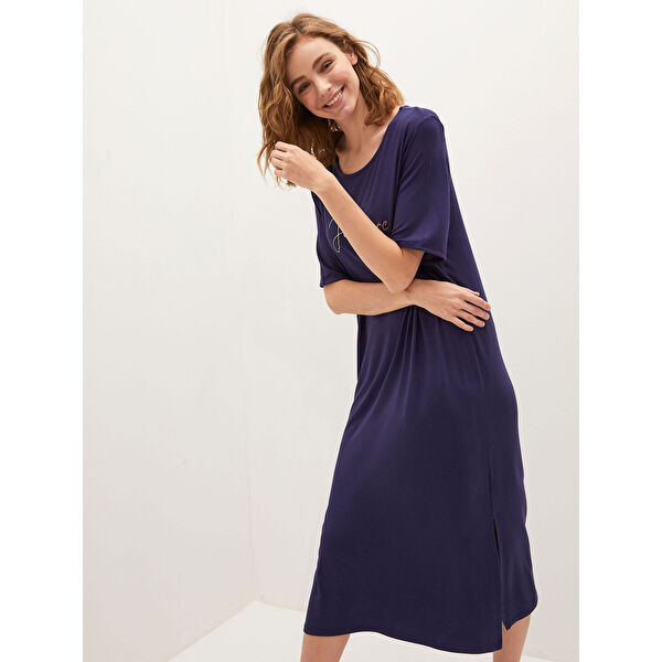 LCW CLASSIC Bisiklet Yaka Parlak Yazı Baskılı Kısa Kollu Dökümlü Kumaş Kadın Elbise