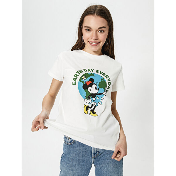 Bisiklet Yaka Minnie Mouse Baskılı Kısa Kollu Pamuklu Kadın Tişört Bisiklet Yaka Minnie Mouse Baskılı Kısa Kollu Pamuklu Kadın Tişört