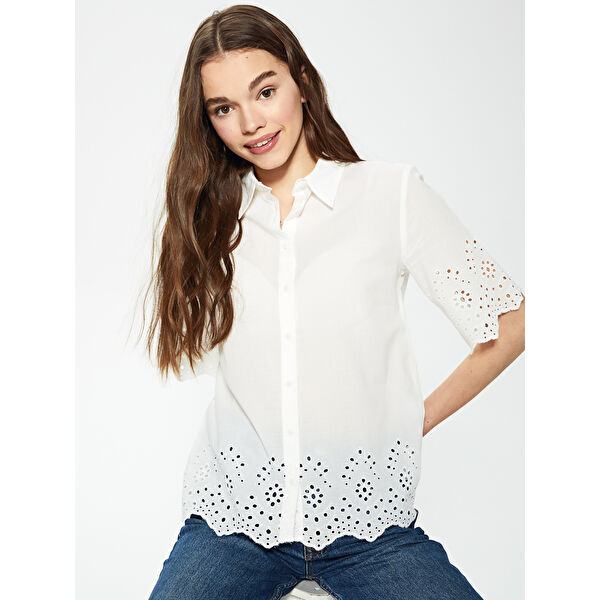 LCW CASUAL Düğme Kapamalı Nakış Desenli Kısa Kollu Vual Kumaş Kadın Gömlek LCW CASUAL Düğme Kapamalı Nakış Desenli Kısa Kollu Vual Kumaş Kadın Gömlek