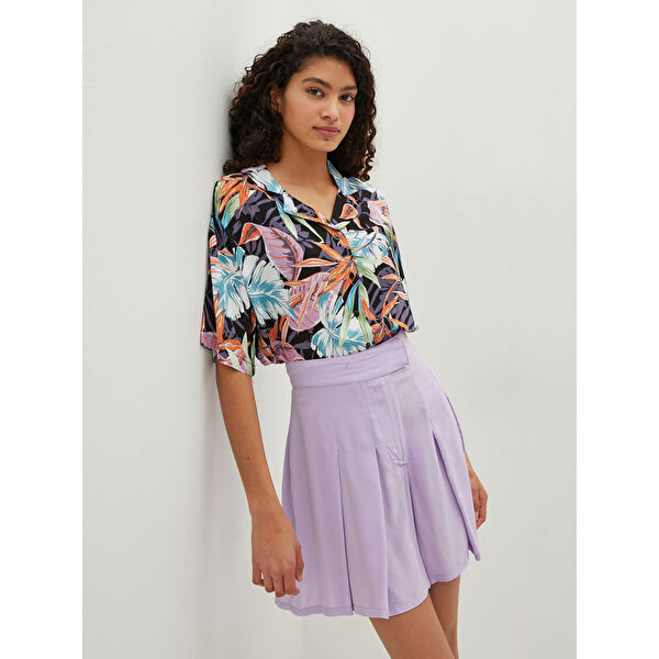 LCW CASUAL Desenli Önden Düğme Kapamalı Kısa Kollu Vual Kumaş Kadın Gömlek LCW CASUAL Desenli Önden Düğme Kapamalı Kısa Kollu Vual Kumaş Kadın Gömlek