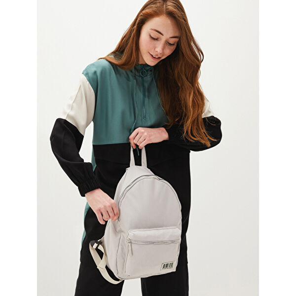 Etiket Detaylı Kadın Sırt Çantası