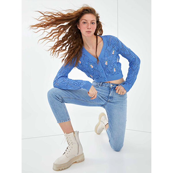 V Yaka Çiçek Nakışlı Uzun Kollu Kadın Triko Hırka V Yaka Çiçek Nakışlı Uzun Kollu Kadın Triko Hırka