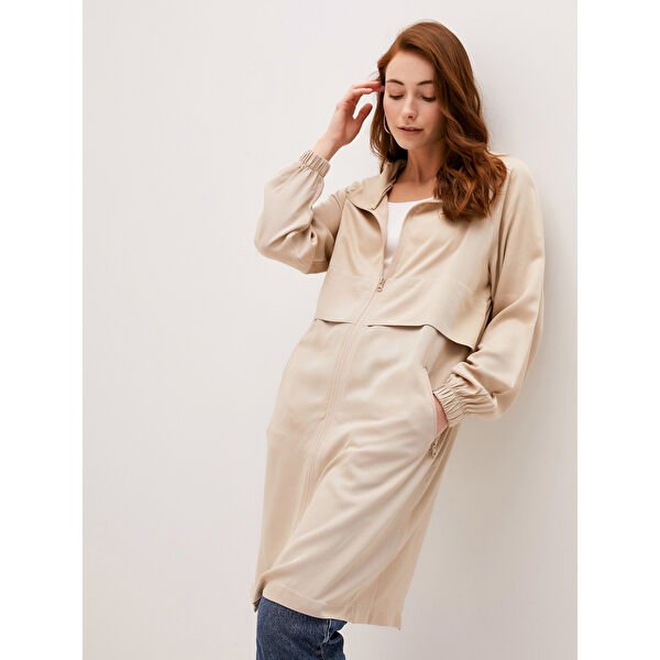 LCW CLASSIC Kapüşonlu Düz Cep Detaylı Uzun Kollu Kadın Mont