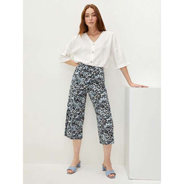 LCW BASIC Beli Lastikli Standart Fit Desenli Kadın Capri LCW BASIC Beli Lastikli Standart Fit Desenli Kadın Capri