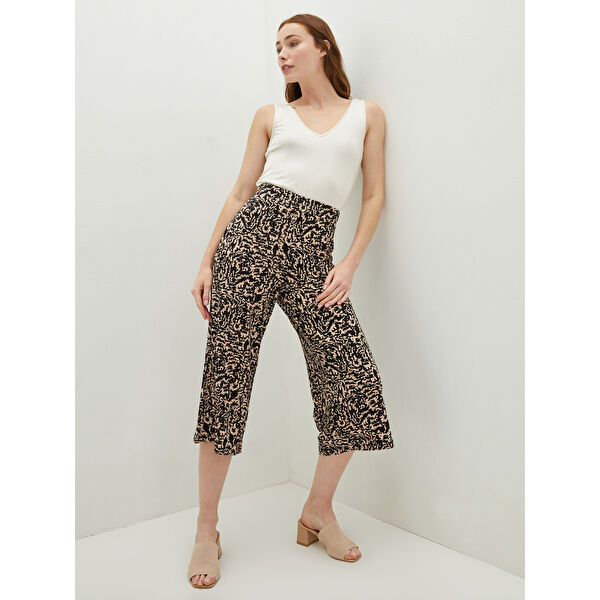 LCW BASIC Beli Lastikli Standart Fit Desenli Kadın Capri LCW BASIC Beli Lastikli Standart Fit Desenli Kadın Capri