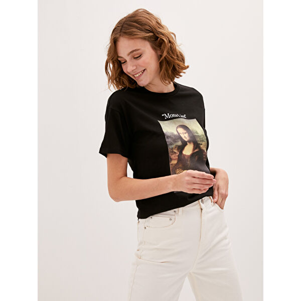 LCW CASUAL Bisiklet Yaka Mona Lisa Baskılı Kısa Kollu Pamuklu Kadın Tişört