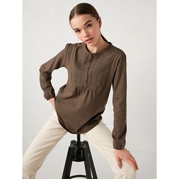LCW GRACE Bisiklet Yaka Nakış İşlemeli Uzun Kollu Pamuklu Kadın Bluz LCW GRACE Bisiklet Yaka Nakış İşlemeli Uzun Kollu Pamuklu Kadın Bluz