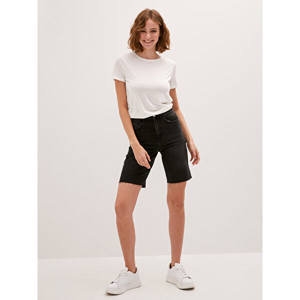 Cep Detaylı Yırtık Desenli Kadın Bermuda Rodeo Jean Şort