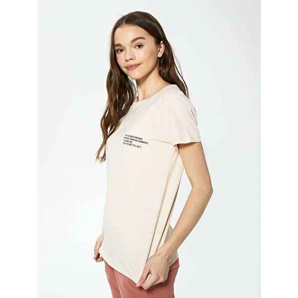 LCW CASUAL Bisiklet Yaka Slogan Baskılı Kısa Kollu Pamuklu Kadın Tişört