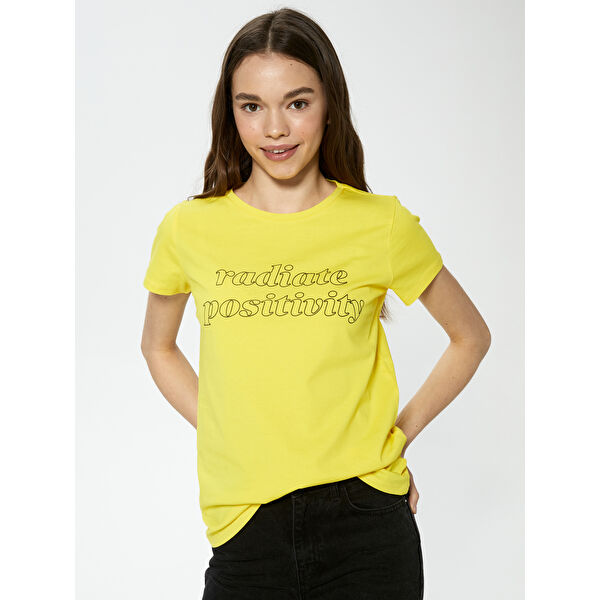 LCW CASUAL Bisiklet Yaka Slogan Baskılı Kısa Kollu Pamuklu Kadın Tişört