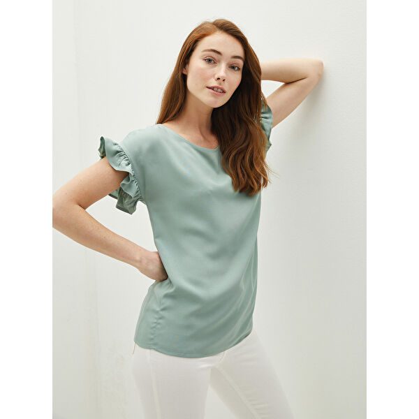 LCW CLASSIC Bisiklet Yaka Düz Kolları Fırfır Detaylı Viskon Kadın Bluz