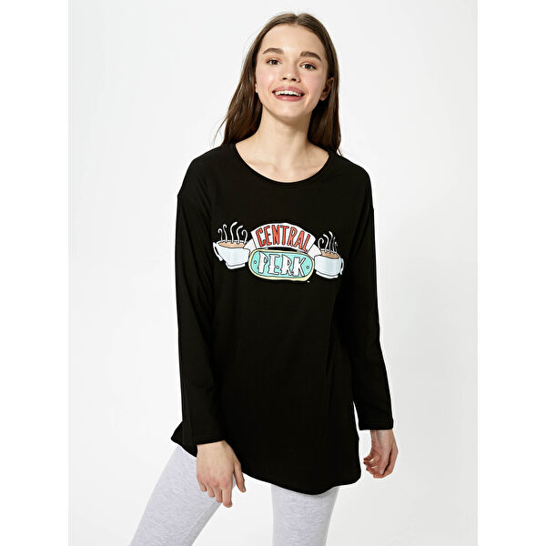 LCW DREAM Bisiklet Yaka Friends Baskılı Uzun Kollu Kadın Taytlı Pijama Takımı LCW DREAM Bisiklet Yaka Friends Baskılı Uzun Kollu Kadın Taytlı Pijama Takımı