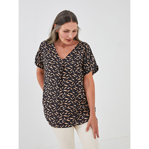 LCW GRACE V Yaka Desenli Kısa Kollu Keten Görünümlü Kumaş Kadın Bluz