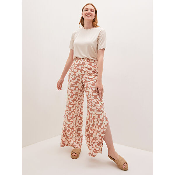 LCW CASUAL Desenli Standart Fit Geniş Paça Yırtmaç Detaylı Kadın Pantolon