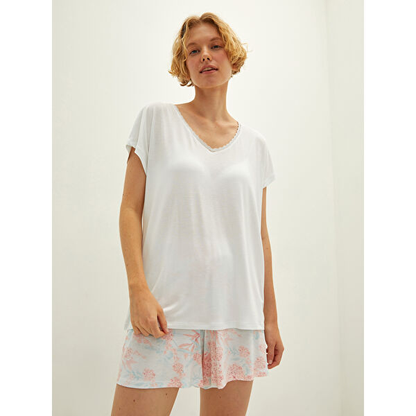 LCW DREAM V Yaka Baskılı Kısa Kollu Viskon Kadın Şortlu Pijama Takımı