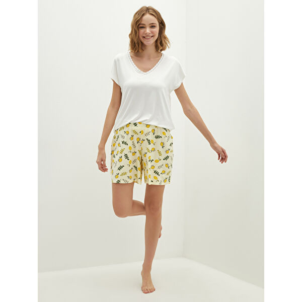LCW DREAM V Yaka Baskılı Kısa Kollu Viskon Kadın Şortlu Pijama Takımı