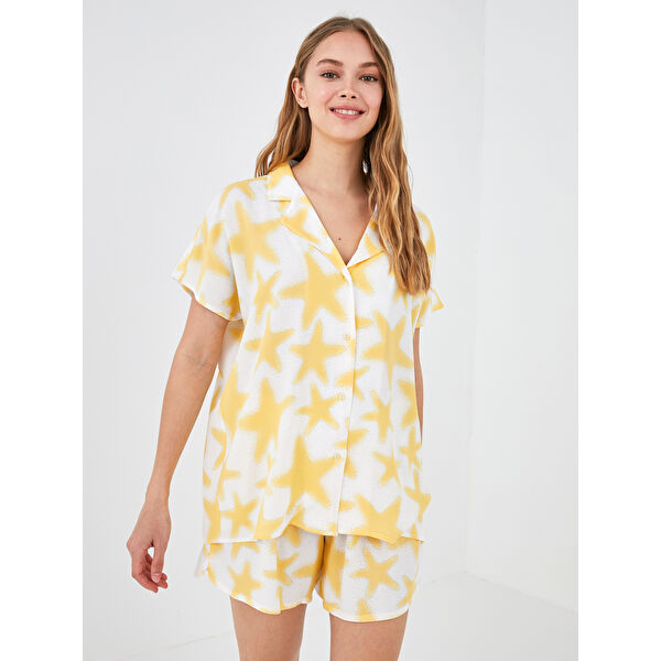 LCW DREAM Gömlek Yaka Yıldız Desenli Kısa Kollu Vual Kumaş Kadın Şortlu Pijama Takımı LCW DREAM Gömlek Yaka Yıldız Desenli Kısa Kollu Vual Kumaş Kadın Şortlu Pijama Takımı