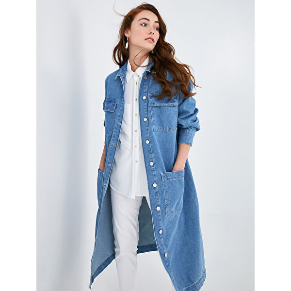LCW CLASSIC Gömlek Yaka Rahat Fit Uzun Kollu Cep Detaylı Kadın Jean Ceket LCW CLASSIC Gömlek Yaka Rahat Fit Uzun Kollu Cep Detaylı Kadın Jean Ceket