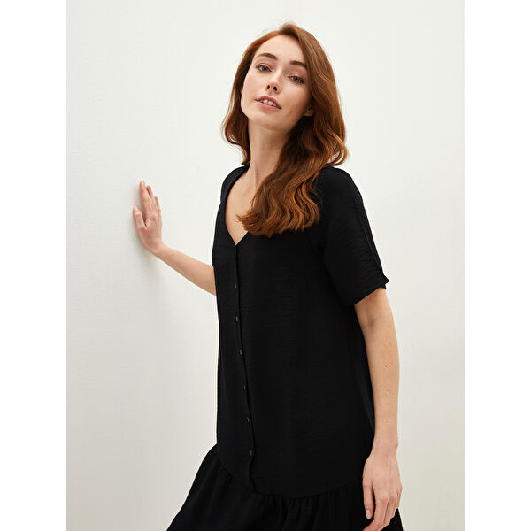 LCW CLASSIC V Yaka Düz Önden Düğmeli Kısa Kollu Kadın Elbise LCW CLASSIC V Yaka Düz Önden Düğmeli Kısa Kollu Kadın Elbise