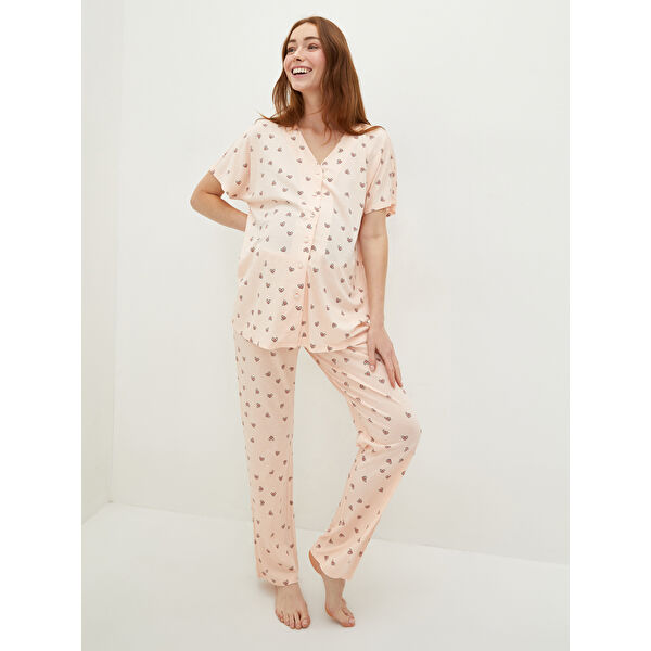 LCW DREAM V Yaka Baskılı Kısa Kollu Viskon Hamile Pijama Takımı