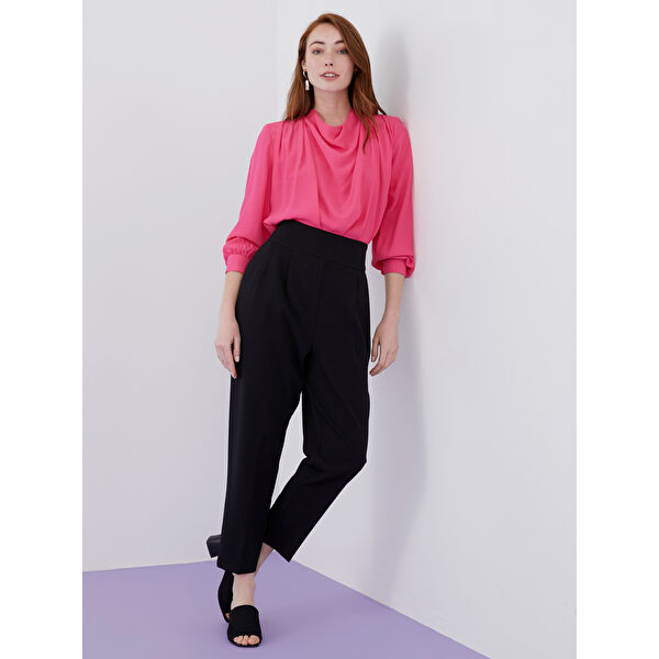 LCW CLASSIC Beli Lastikli Fermuar Detaylı Kadın Pantolon LCW CLASSIC Beli Lastikli Fermuar Detaylı Kadın Pantolon