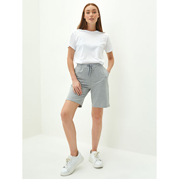 LCW BASIC Beli Lastikli Düz Cep Detaylı Pamuklu Kadın Bermuda Şort LCW BASIC Beli Lastikli Düz Cep Detaylı Pamuklu Kadın Bermuda Şort