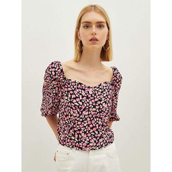 LCW VISION Kalp Yaka Desenli Kısa Kollu Maroken Kumaş Kadın Bluz LCW VISION Kalp Yaka Desenli Kısa Kollu Maroken Kumaş Kadın Bluz