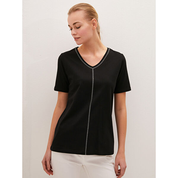 LCW GRACE V Yaka Nakışlı Kısa Kollu Pamuklu Kadın Tişört