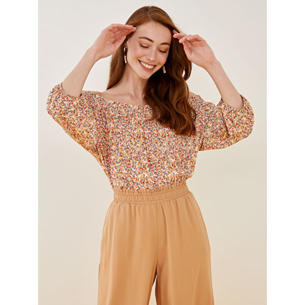 LCW CLASSIC Kayık Yaka Desenli Viskon Kadın Bluz LCW CLASSIC Kayık Yaka Desenli Viskon Kadın Bluz