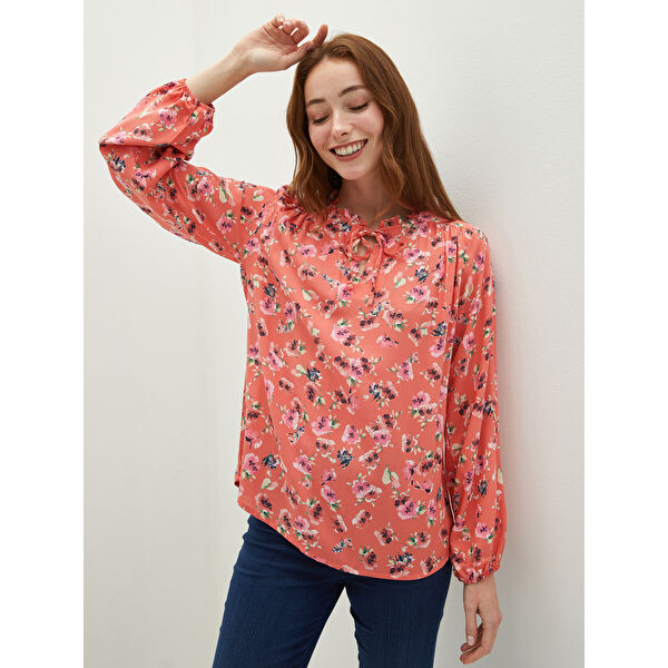 LCW CLASSIC Fırfırlı Bağlamalı Yaka Çiçekli Uzun Kollu Viskon Kadın Bluz