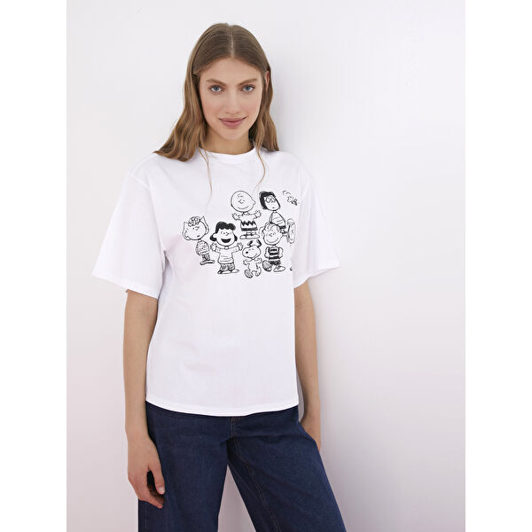 LCW LIMITED Bisiklet Yaka Peanuts Karakterleri Baskılı Kısa Kollu Pamuklu Kadın Tişört LCW LIMITED Bisiklet Yaka Peanuts Karakterleri Baskılı Kısa Kollu Pamuklu Kadın Tişört