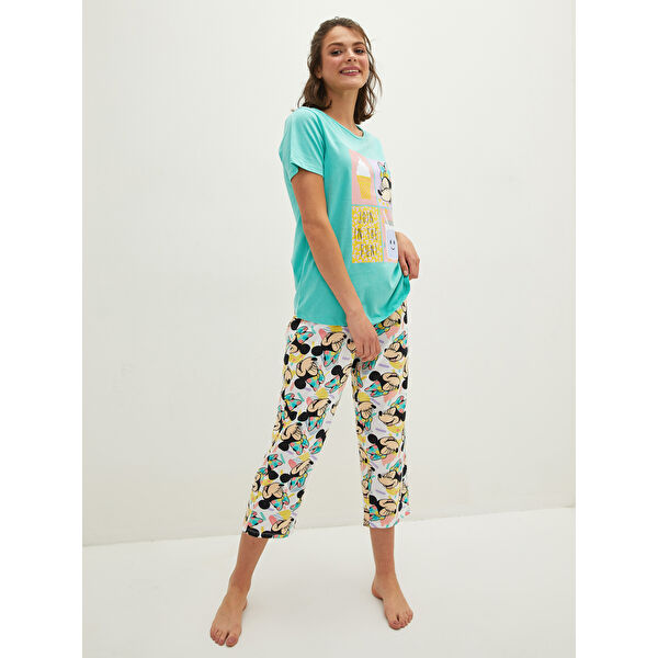 LCW DREAM Bisiklet Yaka Minnie Mouse Baskılı Kısa Kollu Pamuklu Kadın Caprili Pijama Takımı LCW DREAM Bisiklet Yaka Minnie Mouse Baskılı Kısa Kollu Pamuklu Kadın Caprili Pijama Takımı