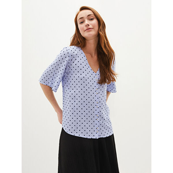 LCW CLASSIC V Yaka Puantiyeli Kısa Kollu Viskon Kadın Gömlek