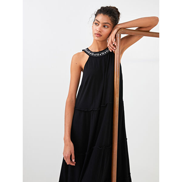 LCW CASUAL Nakışlı Halter Yaka Kolsuz Krinkle Kumaş Kadın Elbise