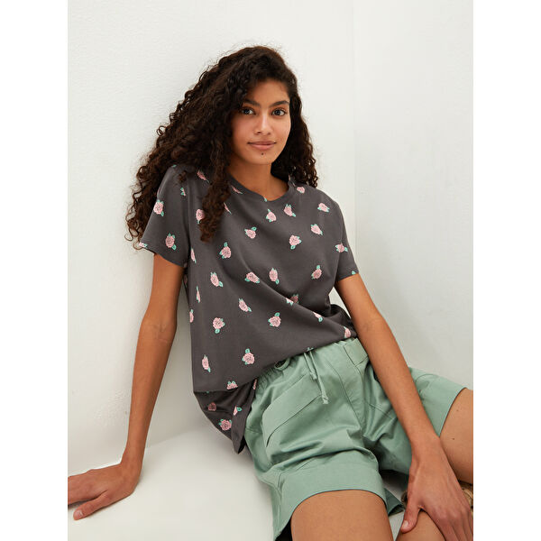 LCW CASUAL Bisiklet Yaka Çiçek Baskılı Kısa Kollu Pamuklu Kadın Tişört