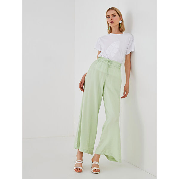 LCW CLASSIC Beli Lastikli Düz Bol Fit Geniş Paça Corn Kumaş Kadın Pantolon LCW CLASSIC Beli Lastikli Düz Bol Fit Geniş Paça Corn Kumaş Kadın Pantolon