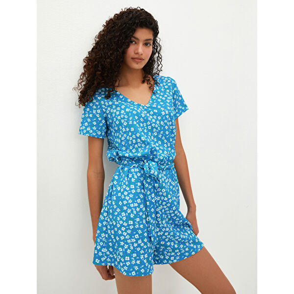 LCW CASUAL V Yaka Desenli Kısa Kollu Beli Bağlama Detaylı Raşel Kumaş Kadın Tulum