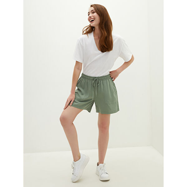LCW BASIC Beli Lastikli Düz Cep Detaylı Kadın Bermuda Şort LCW BASIC Beli Lastikli Düz Cep Detaylı Kadın Bermuda Şort