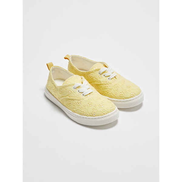 Nakış Detaylı Bağcıklı Kız Çocuk Spor Ayakkabı Nakış Detaylı Bağcıklı Kız Çocuk Spor Ayakkabı