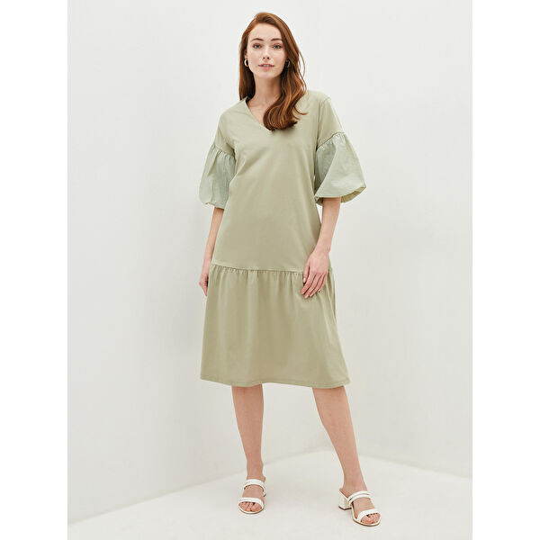 LCW CLASSIC V Yaka Düz Balon Kollu A Kesim Pamuklu Kadın Elbise LCW CLASSIC V Yaka Düz Balon Kollu A Kesim Pamuklu Kadın Elbise