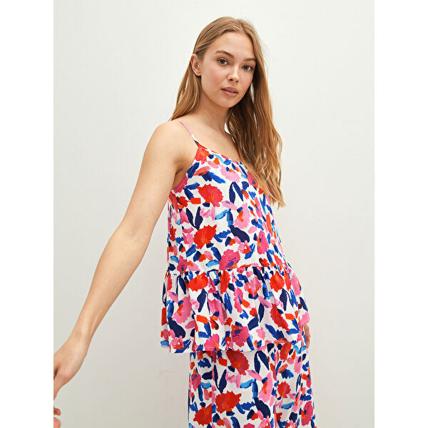 LCW DREAM Askılı Desenli Cep Detaylı Viskon Kadın Caprili Pijama Takımı LCW DREAM Askılı Desenli Cep Detaylı Viskon Kadın Caprili Pijama Takımı