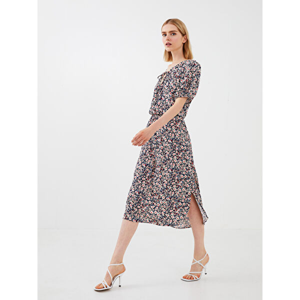 LCW CLASSIC Bağlamalı Yaka Çiçekli Kısa Kollu Krinkle Kumaş Kadın Elbise LCW CLASSIC Bağlamalı Yaka Çiçekli Kısa Kollu Krinkle Kumaş Kadın Elbise