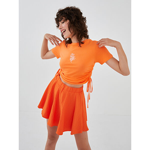 XSIDE Bisiklet Yaka Nakışlı Büzgü Detaylı Kısa Kollu Kadın Tişört