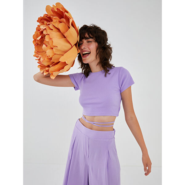 XSIDE Bisiklet Yaka Bağlama Detaylı Crop Kaşkorse Kumaş Kadın Bluz XSIDE Bisiklet Yaka Bağlama Detaylı Crop Kaşkorse Kumaş Kadın Bluz