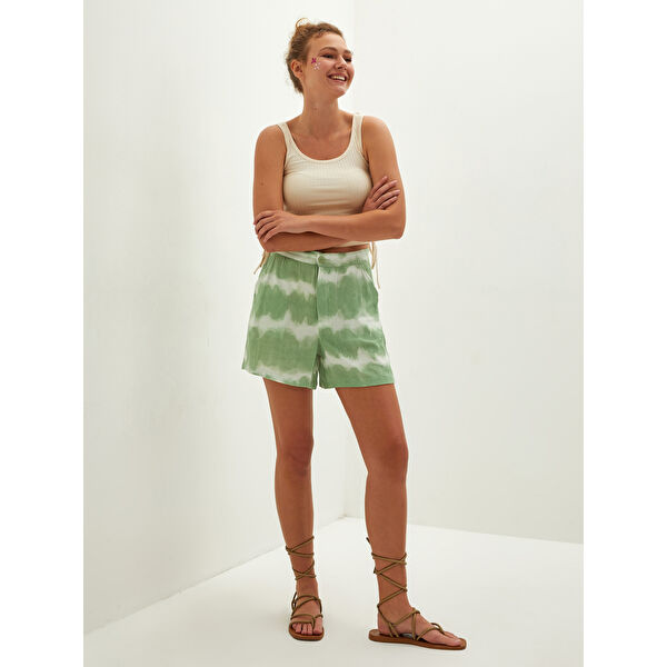 LCW CASUAL Batik Desenli Cep Detaylı Viskon Kadın Bermuda Şort LCW CASUAL Batik Desenli Cep Detaylı Viskon Kadın Bermuda Şort