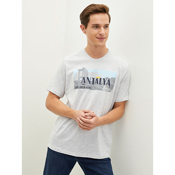 LCW CLASSIC Bisiklet Yaka Kısa Kollu Antalya Baskılı Penye Erkek Tişört LCW CLASSIC Bisiklet Yaka Kısa Kollu Antalya Baskılı Penye Erkek Tişört